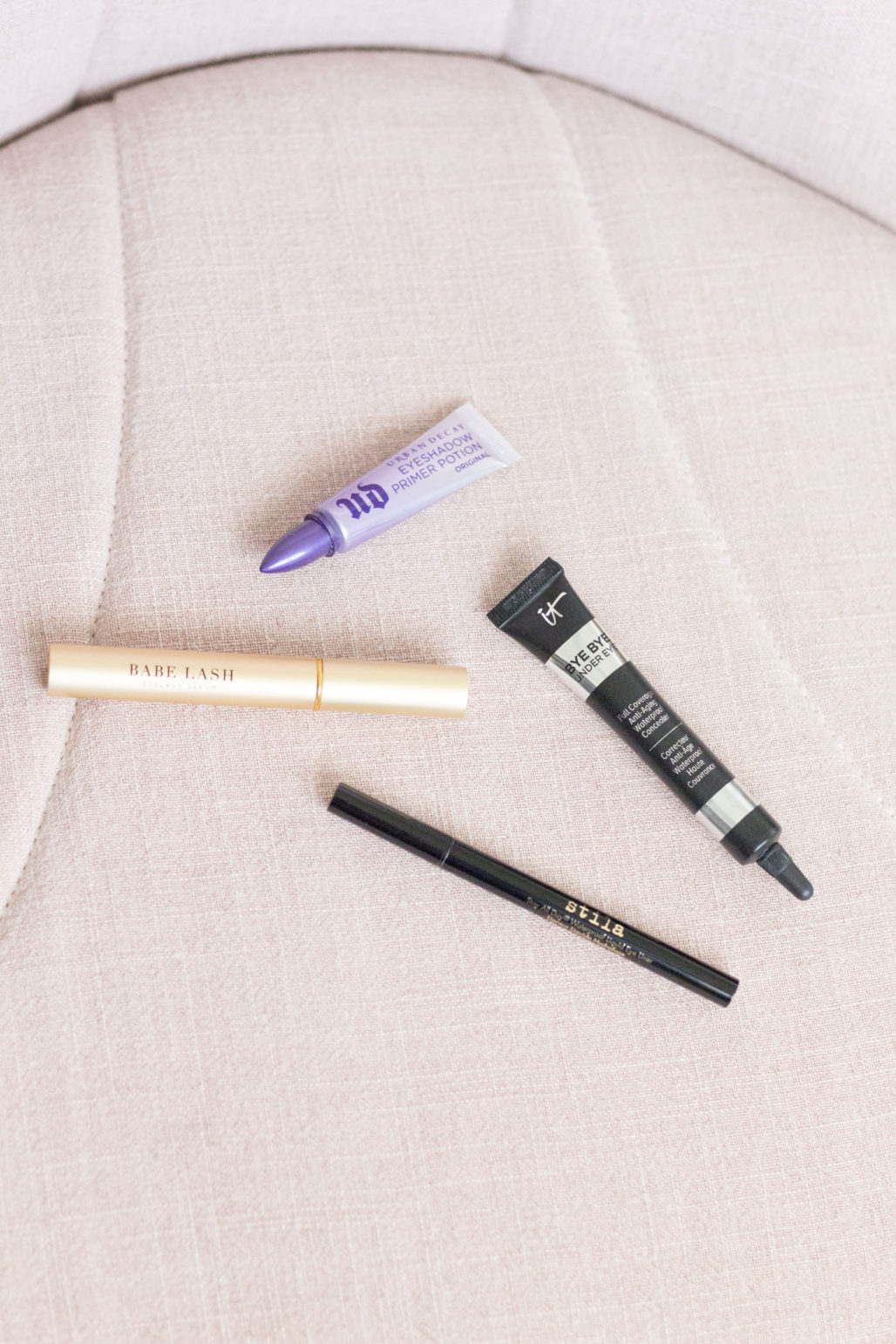 The 4 Best Eye Makeup Products You Need A Slice Of Style