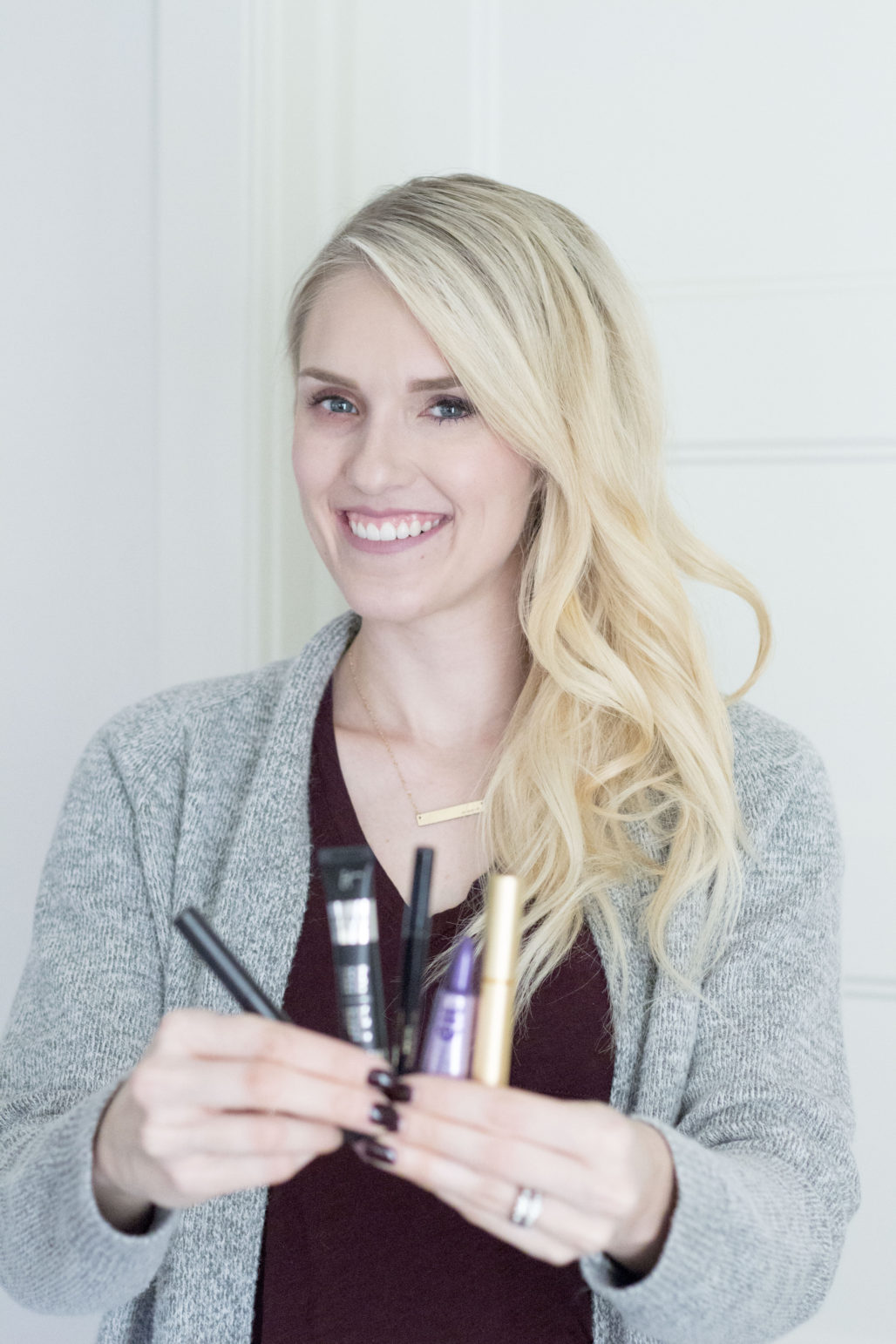 The 4 Best Eye Makeup Products You Need A Slice Of Style
